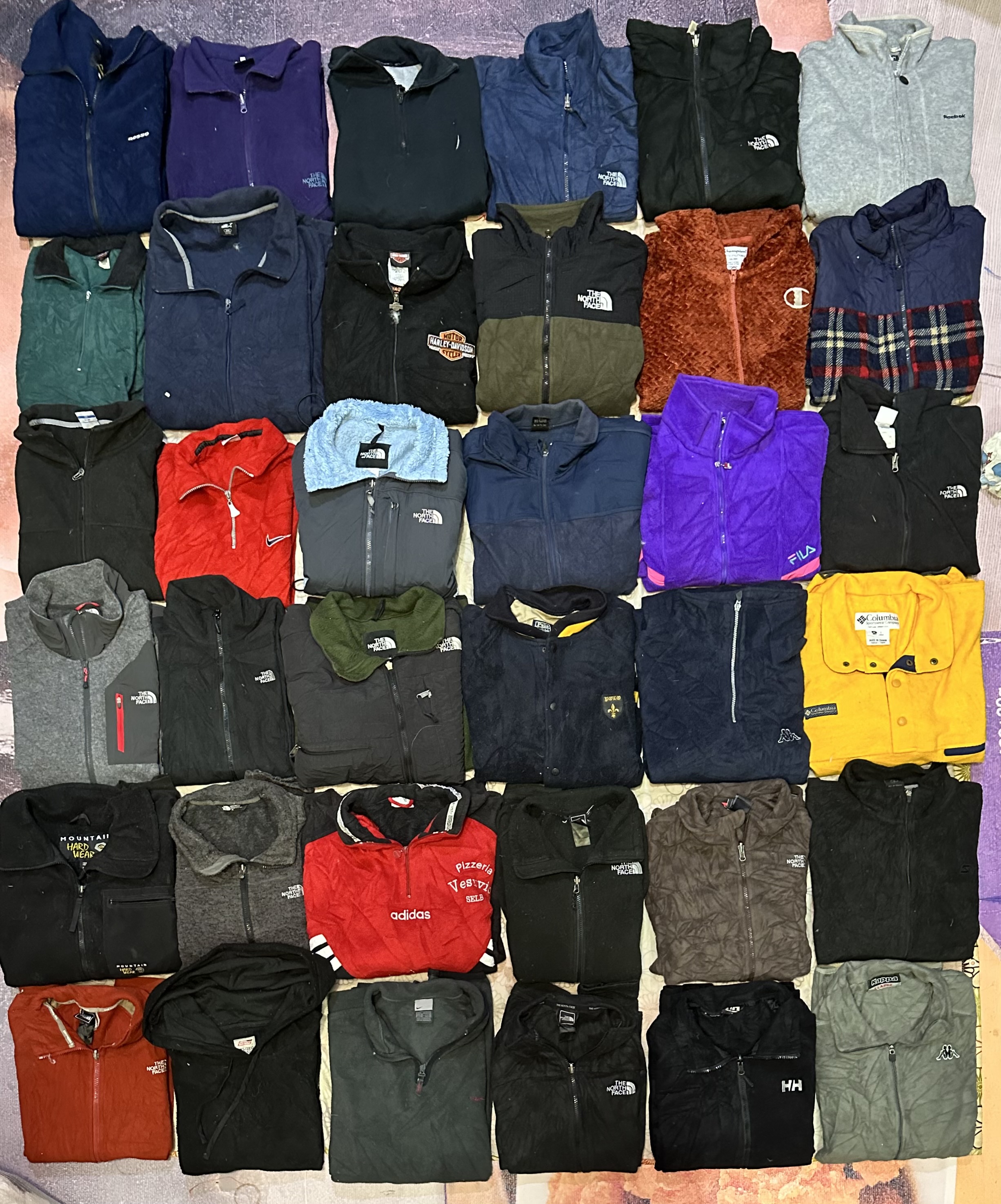 Mix Branded fleece 36 pieces | Vintage Wholesale Marketplace - Bulk ...